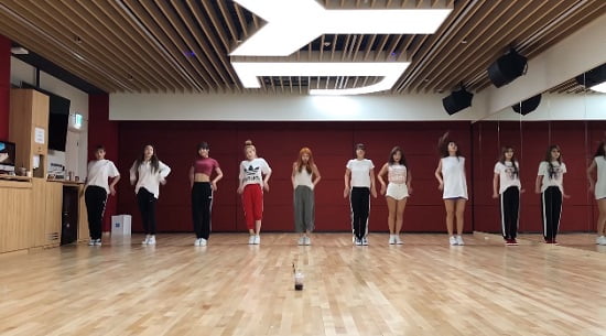 TWICE 『Dance The Night Away』Dance Video (NEW JYP Practice Room Ver ...